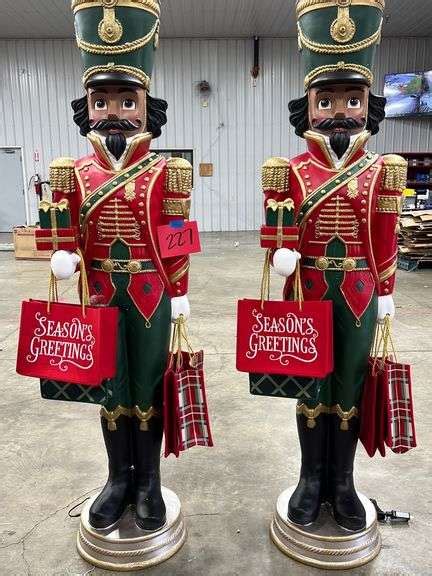 2 6ft Electric Lighted Nutcrackers Earls Auction Company