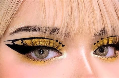 فیلم آموزش کشیدن خط چشم انیمه ای آرایش چشم به سبک کره ای