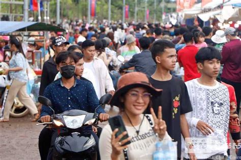 កម្ពុជាទទួលបានភ្ញៀវទេសចរសរុបជិត២លាននាក់នាឱកាសបុណ្យភ្ជុំបិណ្ឌរយៈពេល៣ថ្ងៃ សុីសុីថាមស៍