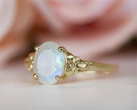 Moonstone Ring Gold