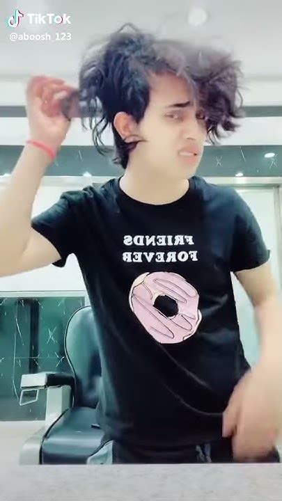 ولد دلوع يحلق شعره😛 Youtube