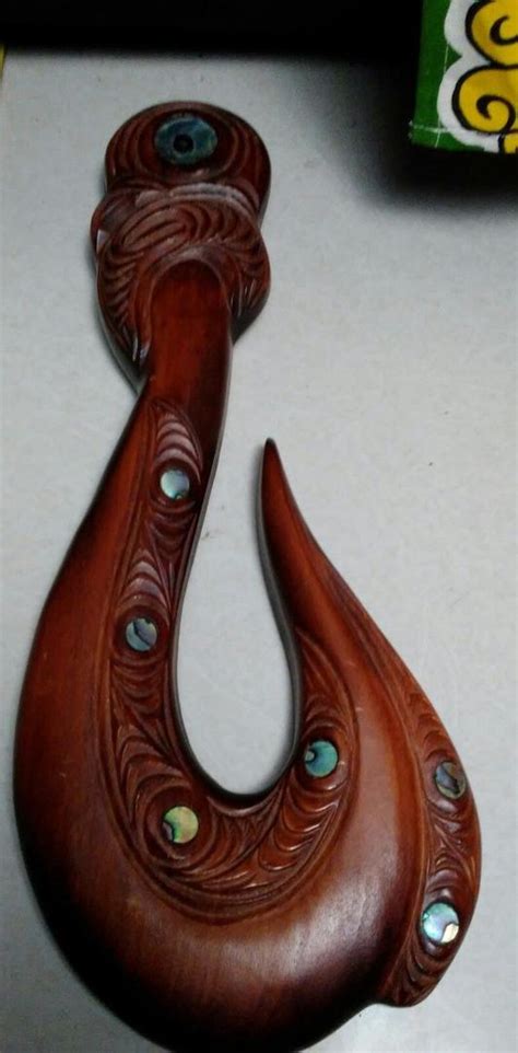 Maori Tiki Moana Maui Hook Wood Carving Rotorua New Zealand Paua Shell