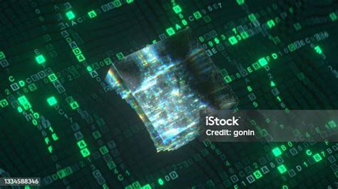 녹색 육각형 컴퓨터 코드와 글리치 유리 큐브 디지털 데이텀 분석 또는 전사 개념 3d 렌더링 0명에 대한 스톡 사진 및 기타