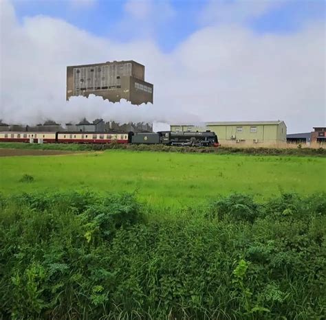 Floating Container R Confusing Perspective