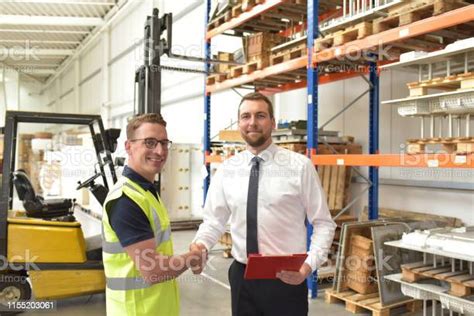 물류 부문의 창 고에 있는 노동자 및 관리자무역 주문의 운송 및 처리 인적 자원에 대한 스톡 사진 및 기타 이미지 인적 자원 화물 운송 창고 Istock
