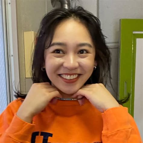 Elly Elly Threads Say More