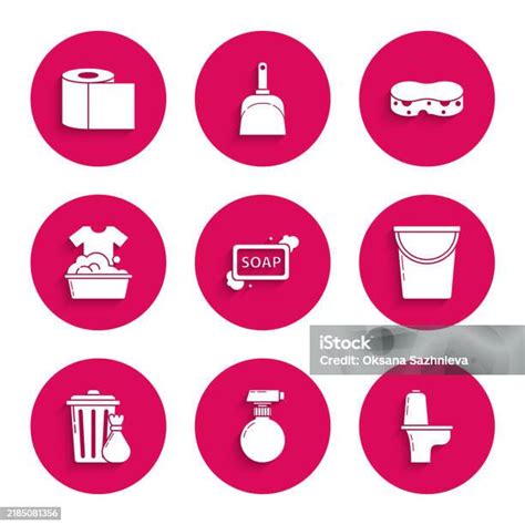 거품이 있는 비누 바 세트 변기 양동이 쓰레기통 및 쓰레기 봉투 플라스틱 세면대 비눗물 스폰지 및 종이 롤 아이콘 벡터 가사 집안일에 대한 스톡 벡터 아트 및 기타 이미지