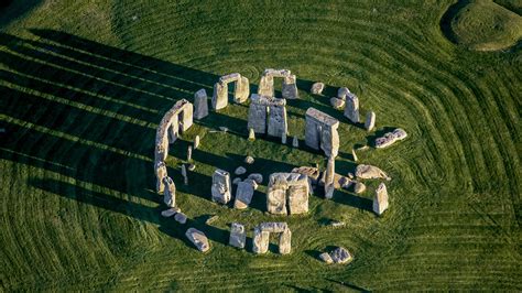 Who Built Stonehenge