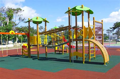 Покрытие для детских площадок на даче