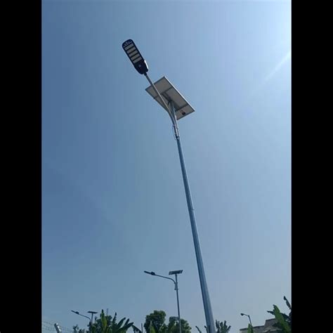 Jual Tiang Lampu Tenaga Surya Tinggi 7 Meter Okta Single Arm Finish Hot
