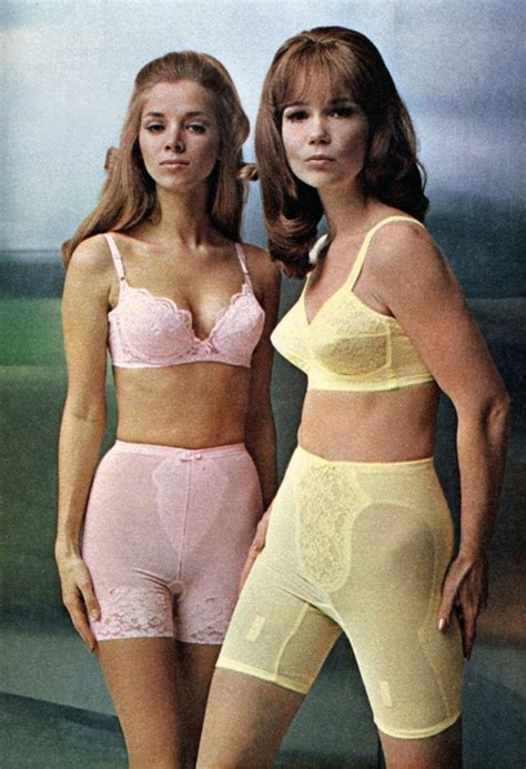Classic 1960s Pointy 1960s ~ Sleepwear And Lingerie Vintage