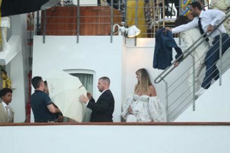Heidi Klum Luce Unos Llamativos Vestidos En Su Boda En Alta Mar
