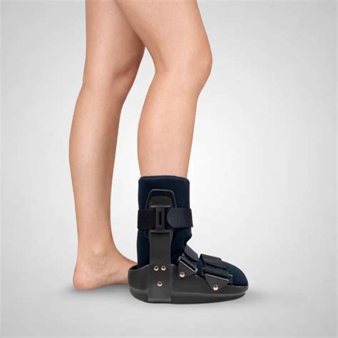 ¿cómo Caminar Con La Bota Walker Y Muletas Guía