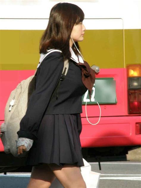 ボード「着衣巨乳（素人）」のピン