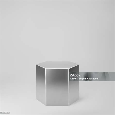 회색 배경에 고립 된 원근이있는 실버 3d 육각형 육각 기둥 크롬 강관 박물관 무대 받침대 또는 제품 연단 3d 기하학적 형상 벡터 3차원 형태에 대한 스톡 벡터 아트 및