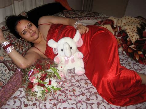Indian Aunty On Bad In Red Nighty Chuttiyappa Indian Aunty On Bad In Red Nighty Chuttiyappa
