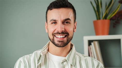 11 Brilliant Ways Introverts Make The Most Of Their Alone Time Yourtango