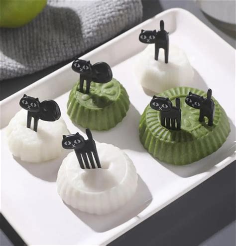 Badu Bg Мини вилици Подбиране на животинска храна за деца Сладка вилица за плодове Бенто