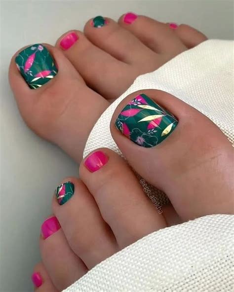 20 Beach Summer Toe Nail Designs 2025 You Should Try