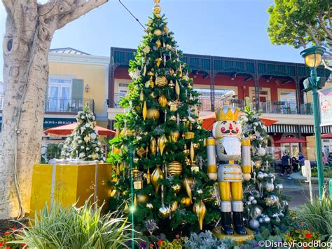Downtown Disney Christmas Time