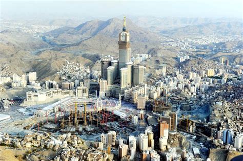 The Abraj Al Bait Tower In Makkah Saudi Arabia Gets Ready