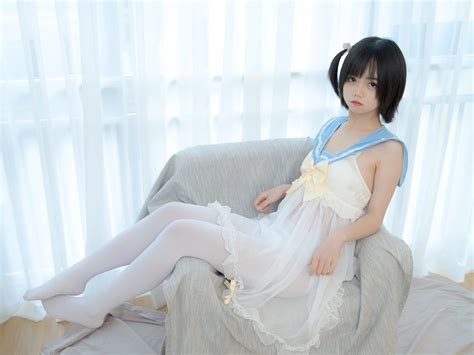 少女秩序 Gr07l 小鱼 白丝睡衣 37p 139gb 小鱼 少女秩序 白丝 睡衣 美腿 美足