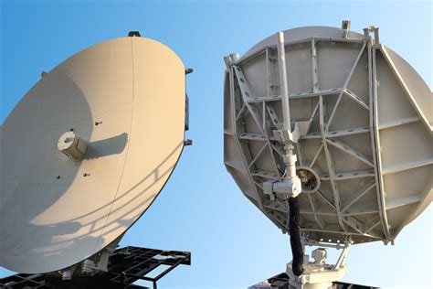 4 5m C Ku Vehicle Mounted Deployable Kit Earth Terminal Antenna