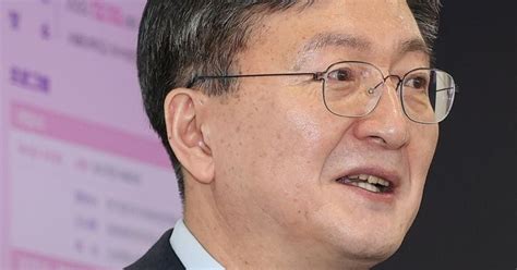 인사말하는 유홍림 서울대 총장 후보