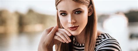 Скачать обои girl long hair brown hair photo photographer blue eyes model bokeh раздел