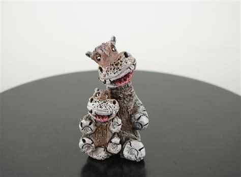 Фигурка в виде бегемотов сувенир бегемотики — цена 135 грн в каталоге Статуэтки Купить товары