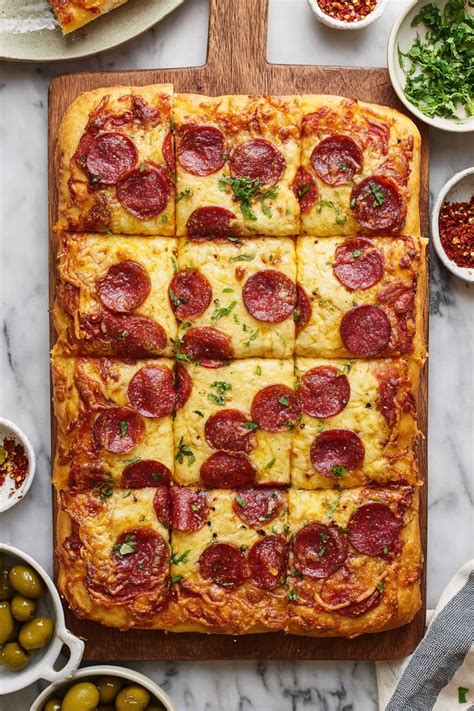 Homemade Pepperoni Pizza Easy And Delicious Classic Pizza