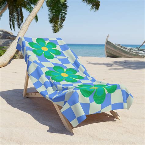Retro 70s Daisy Flower Beach Towel Blue And Green Checkerboard Etsy
