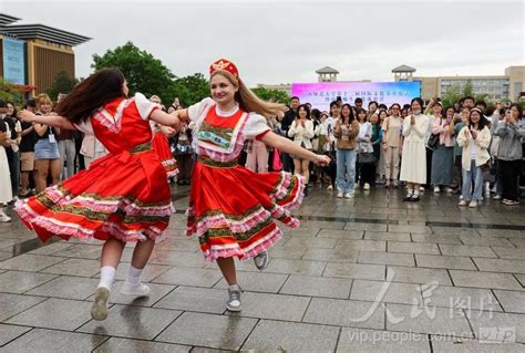广西桂林：校园国际文化节举行 各国青年展风采 人民图片网