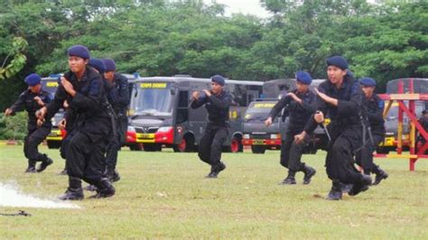 Tek Kelingking Bripda Dewi Patahkan Besi Dragon Id