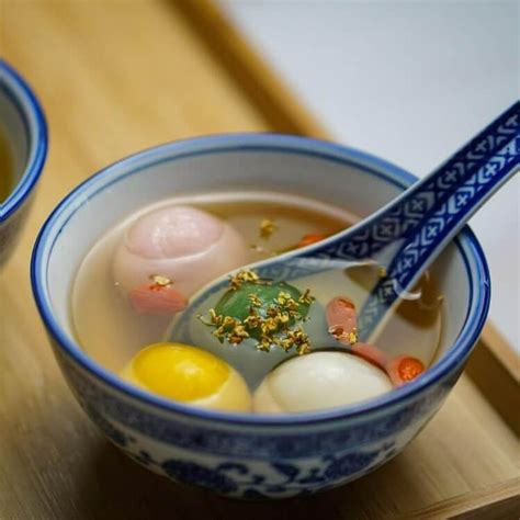 Tang Yuan Chinese Glutinous Rice Balls With Peanut And Black Sesame