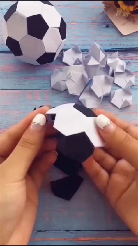 ساخت کاردستی توپ چهل تیکه با مقوا