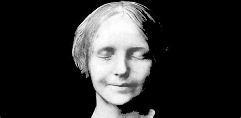 Una ragazza morta si è ritrovata a essere la più baciata della storia ecco in che senso