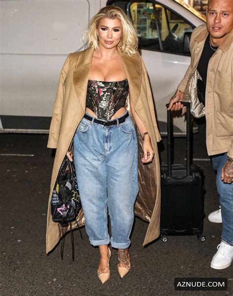 Olivia Buckland Attending The Launch For The New Carmex Moisture Plus Pop Up Shop At Noho