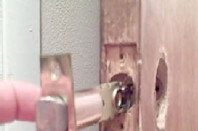 How To Replace A Door Lockset