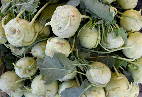 ¡no Tirarlas Recetas Con Hojas De Colinabo Infobae