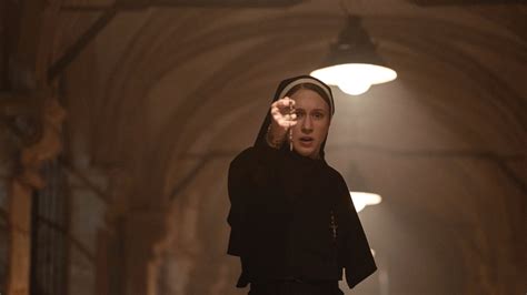فيلم الراهبة 2 يواصل هيمنته على شباك التذاكر