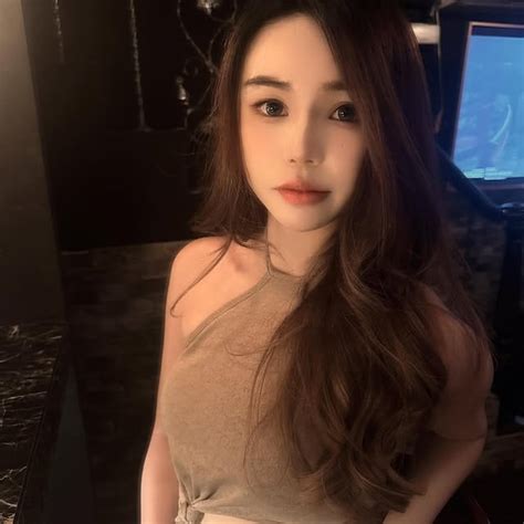 Nana Nana Threads Say More