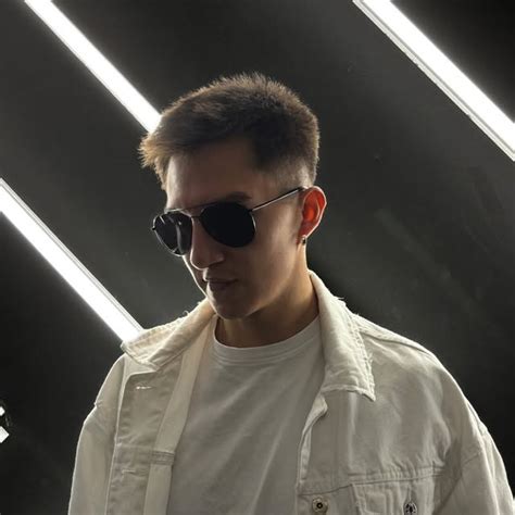 Dylan David Dylan Adn7 • Threads Say More