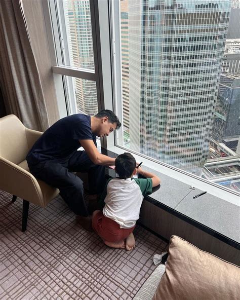 John Lloyd Cruzs Tender Moments With Son Elias Gma Entertainment