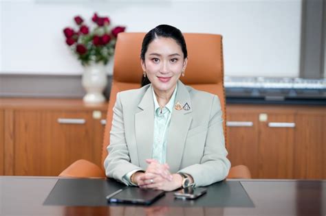 តុលាការធម្មនុញ្ញថៃ ព្យួរតំណែងលោកស្រីផែថងថាន ជានាយករដ្ឋមន្រ្តី