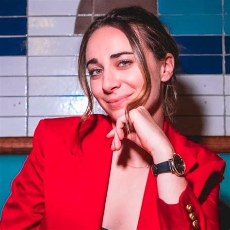 Tess Tregellas Stand Up Comedian Nyc Comedy Club Show