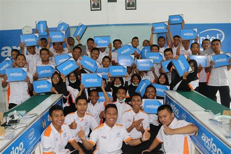 Sukses Rakit 38 Laptop Dengan Tutor Sebaya Axioo Class Program 2 Smk