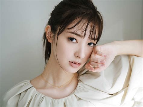 「ワニも余裕で倒せます」女優・宮本茉由が明かす、恋愛の仕方と危険生物対策との共通点 With Class 講談社公式 家族の時間をもっと楽しく