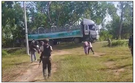 ကယားပြည်နယ်၊ လွိုင်ကော်တက္ကသိုလ်မှ ပါမောက္ခချုပ်အပါအဝင် ဆရာ၊ ဆရာမများ မိသားစုဝင်များကို ကယ်ထုတ်သ