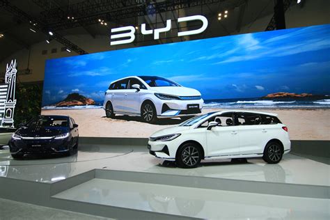 BYD M6 MPV Listrik Murni Pertama Di Indonesia Otobisnis Id